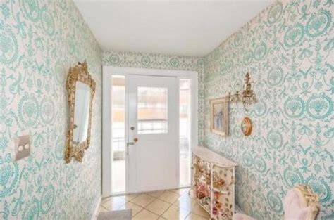 96 годишна баба реши да продаде къщата си Прекрачвайки прага брокерът загубил думи Вътре било