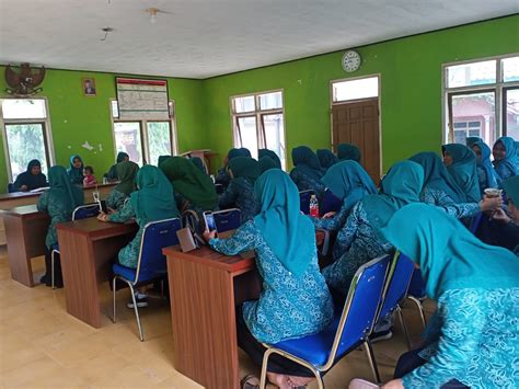 Sosialisasi PKK Desa Sirnajaya: Penguatan Pemahaman Bersama Kader Se ...
