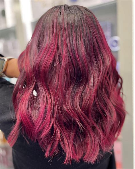 25 Daring Magenta Hair Color Looks To Bookmark Creativebooster