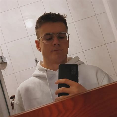 Ben Hütte Ben Huette • Threads Say More