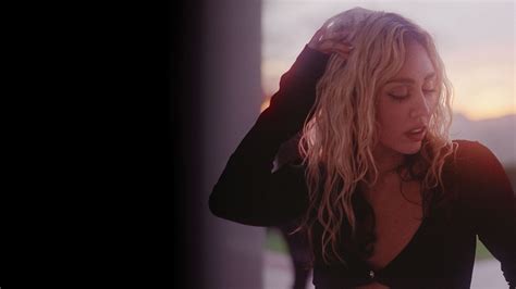 Miley Cyrus Endless Summer Vacation Backyard Sessions