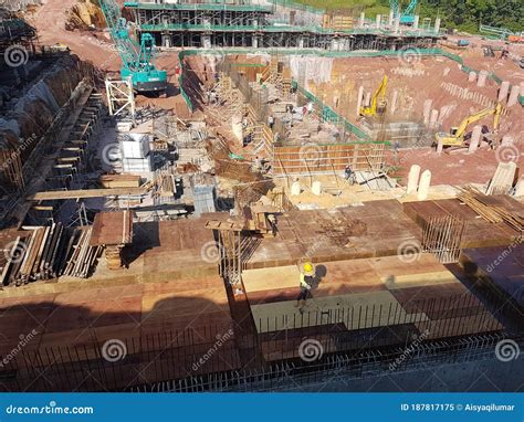 Building Substructure And Super Structure Under Construction Using The Open Cut Method