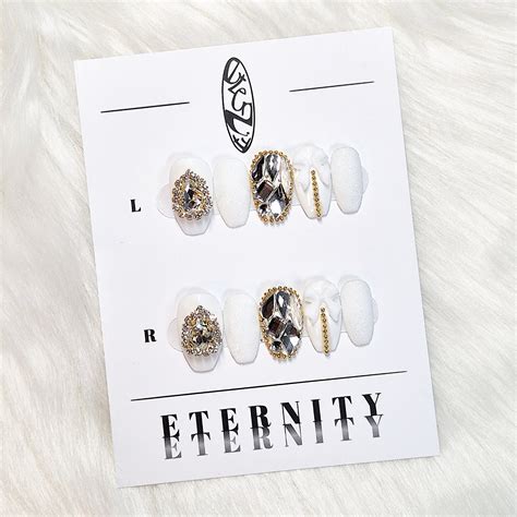 오픈특가 🤍화이트스완 수제네일팁 네일팁 화이트네일 에이블리