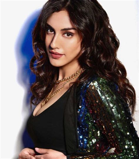 Samreen Kaur Hot Photos Beautiful Wallpaper Pics New Images