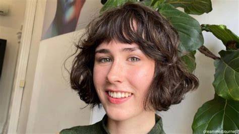 10 Chic And Easy Chin Length Bob With Bangs Haircuts To Update Your Style