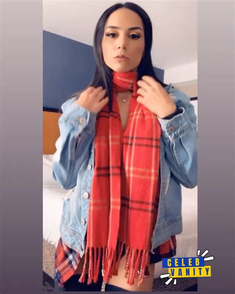 Tia Cyrus Biography Age Career Personal Contacts Social Media