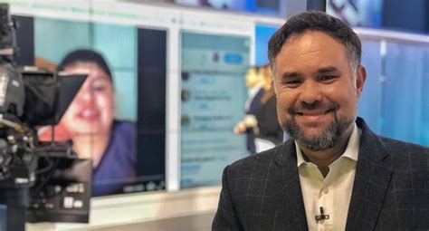 Sale Michelle Adam Y Entra Gianfranco Marcone Canal 13 Fichó A Meteorólogo De Mucho Gusto