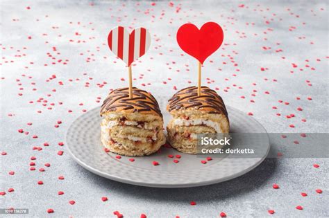 퍼프 페이스 트리 크림입니다 개념 발렌타인의 날 공간에 복사 합니다 0명에 대한 스톡 사진 및 기타 이미지 0명 공휴일 꽃 식물 Istock