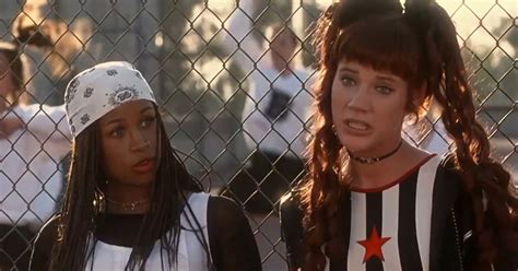 Clueless Star Elisa Donovan Hints At Sequel As 90s Teen Flick