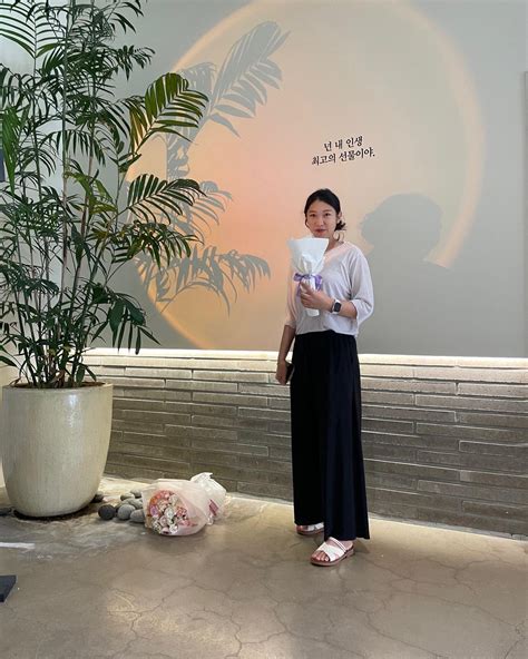 이사라 광고 티블레스 체험단리뷰 솔직후기 패키지부터 너무 고급스러워서 눈길이 가는 티블레스 바디로션 사용하는 순간 고급스러운 향때문에 한번 반하고 부드러운 발림