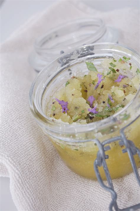 Jordgubbar med mjölk augusti