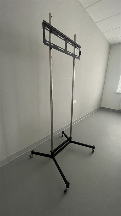 Стійка на підлогу для лед телевізора стійка для плазми підлогова 700 грн Інші товари для