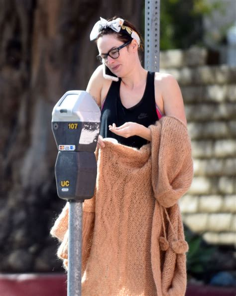 Lena Headey At Lousey Nitpickers Salon In Los Angeles 01142016