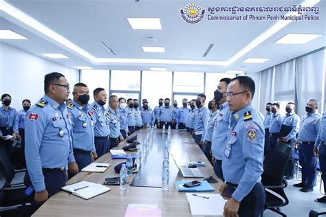 លោកវរសេនីយ៍ទោ ដេ ម៉ៅ ដឹកនាំកិច្ចប្រជុំបើកវគ្គបណ្តុះបណ្តាលច្បាប់ស្តីពីចរាចរណ៍ផ្លូវគោក