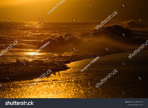 파도 6982969개가 넘는 로열티 프리 라이선스 대상 스톡 사진 Shutterstock