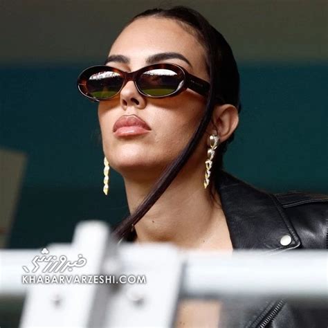 عکس استایل جورجینا با کت چرمی برای بازی رونالدو نامزد Cr7 با