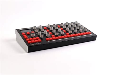 These Motorized Synthesizer Knobs Show Just How Amazing A User