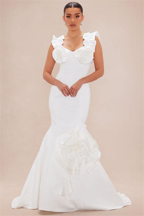 Vestido Sofia Floral Applique Satin Hueso Fashion Nova