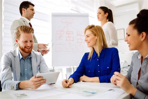 8 Best Calendly Alternatives For Busy Professionals