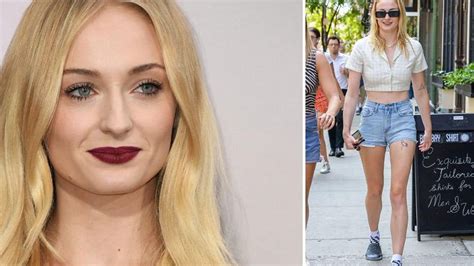 Sophie Turner Gets Fit Outside The Gym Heres How You Can Too