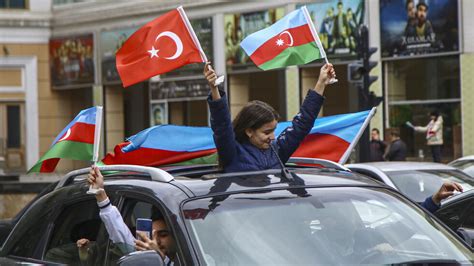 Конфликтът в Нагорни Карабах В Азербайджан празнуват победа на фронта Nova