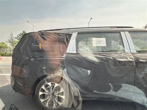 기아 카니발 페이스리프트 하이브리드 스파이샷 스파이샷