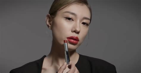 김예지 지방시 뷰티와 시크한 만남