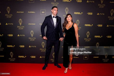 Emiliano Martinez And His Wife Amanda Mandinha Martinez During The