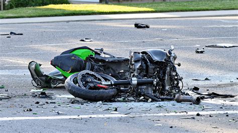 Motorcyclist Dead After Crash In Visalia Cbs47 And Ksee24 News From