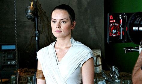 Pin By Va On Star Wars Rey Star Wars Daisy Ridley Star Wars Art