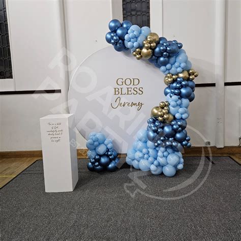 Wooden Plinth Hire Balloons In Merseyside Roaring Partyz