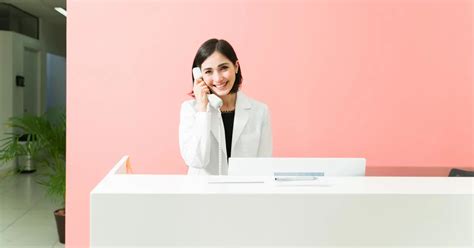top 50 receptionist interview questions and answers hipeople