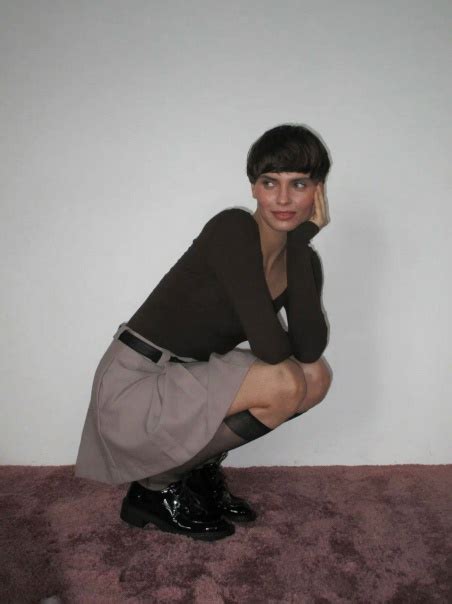 9 образов с юбкой мини в складку для вашего вдохновения Такие модели