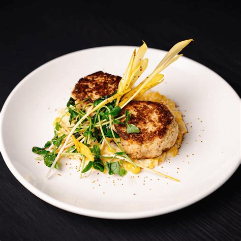 Pearl And Vines Crab Cakes With Creamed Corn Goodtaste With Tanji
