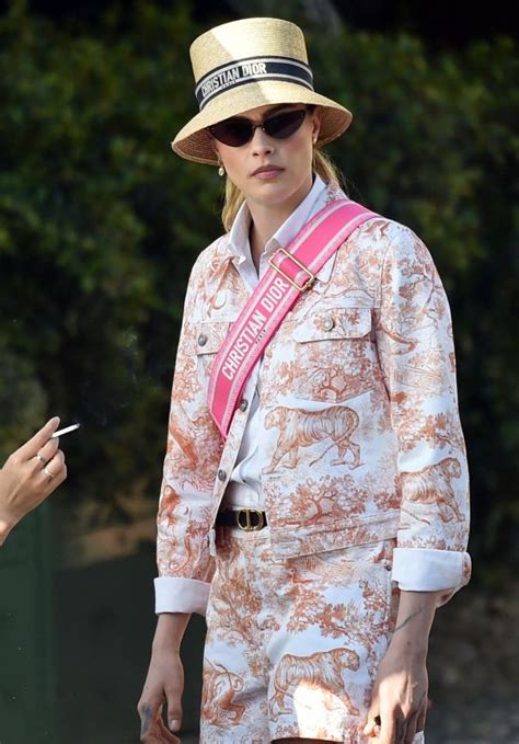 Cara Delevingne Style Clothes Outfits And Fashion CelebMafia