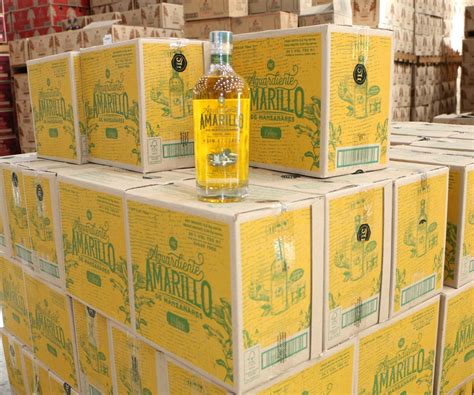 Denuncian Similitud En Imagen De La Botella Del Aguardiente Amarillo