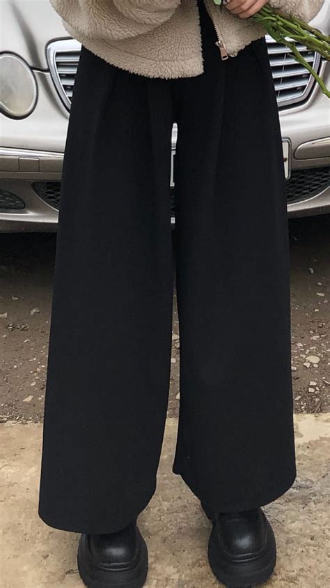 Продам штани кльош жіночі 200 грн Брюки кльош Іршава на Olx