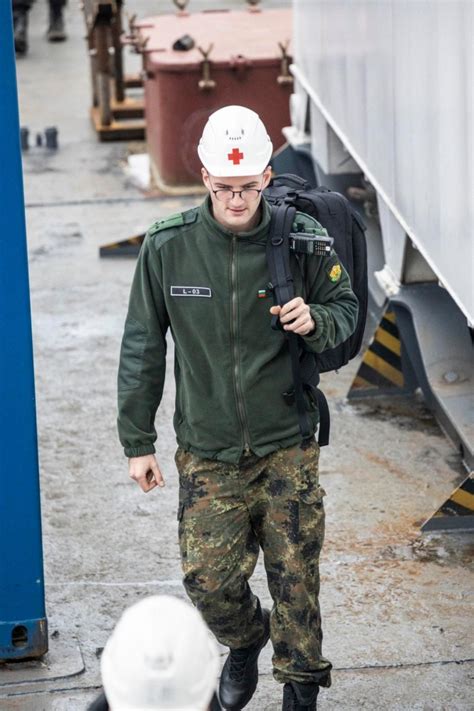 Лекар от ВМА замина за Антарктида