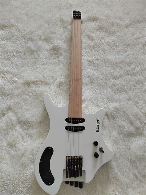 4 Strings Fretless Short Scale Bass 6 Strings Fretless Reverb