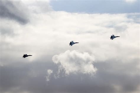 Tensión en el Mar Negro Rusia desplegó aviones de combate por la presencia de drones Infobae