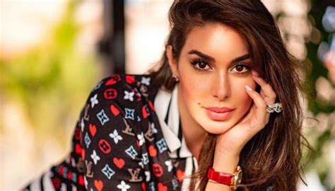 ياسمين صبري تعلق لأول مرة على اتهامها بتقليد جورجينا