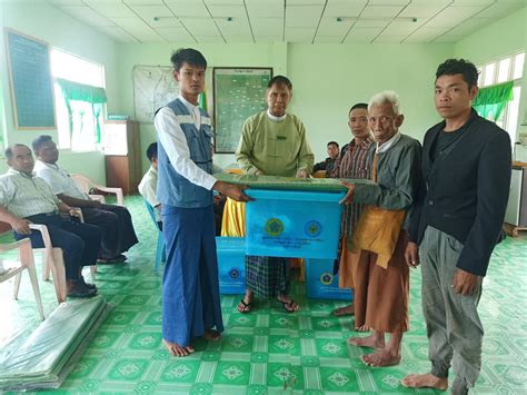 မိုင်းပျဉ်းမြို့၌ ရေဘေးသင့်အိမ်ထောင်စုများအား ထောက်ပံ့ပစ္စည်းများပေးအပ် Information And Public