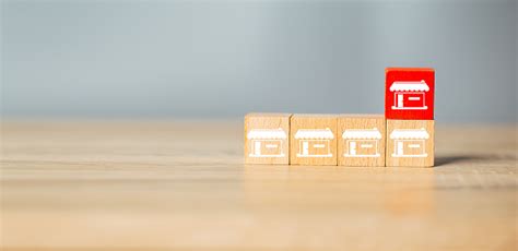 큐브 나무 프랜차이즈 사업 사업가 손 프랜차이즈 마케팅 상점 아이콘나무 블로그를 선택합니다 프랜차이즈 비즈니스 컨셉 0명에 대한 스톡 사진 및 기타 이미지 Istock