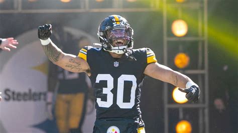 From Undrafted To Starting Role Steelers Rb Jaylen Warren Proving Doubters Wrong After Career