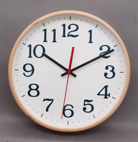 Tick Free Wooden Wall Clock Manufacturers