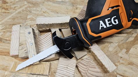 Mini Scie Sabre Aeg Bus18sbl Test Avis And Meilleur Prix
