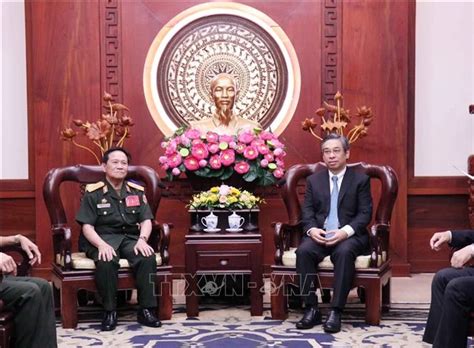 ho chi minh city vientiane strengthen cooperation between war veterans associations