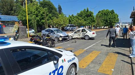 Un Muerto Y 3 Heridos Tras Brutal Choque Y Volcadura En Uruapan