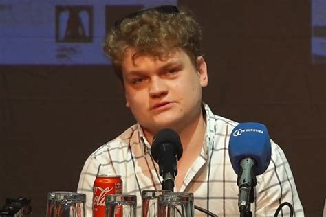 Premijera Predstave Ludi Svet Iliti Braća Marks 15 Juna U Pozorištu