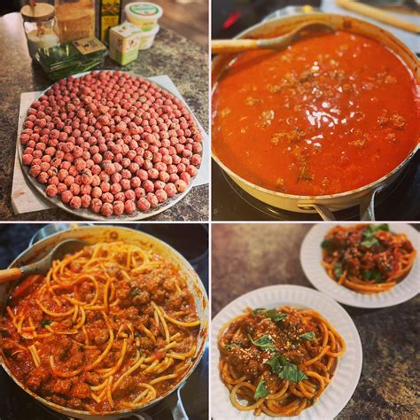 Spaghetti With Traditional Tiny Meatballs Each Meatball Is About 1 2 Tsp Raw Meat Rolled And